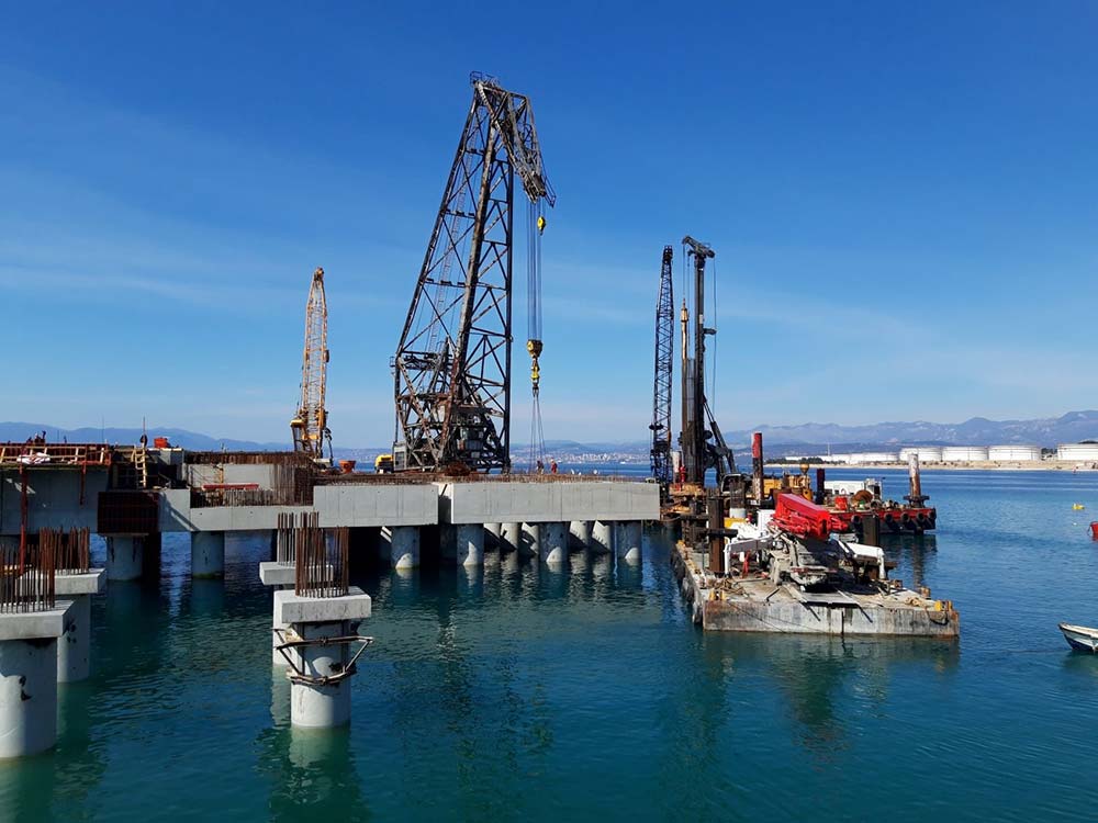 Construction of jetty and auxiliary facilities for LNG terminal
