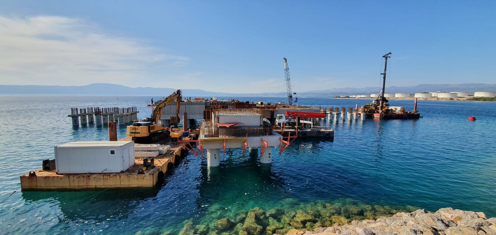 Construction of jetty and auxiliary facilities for LNG terminal